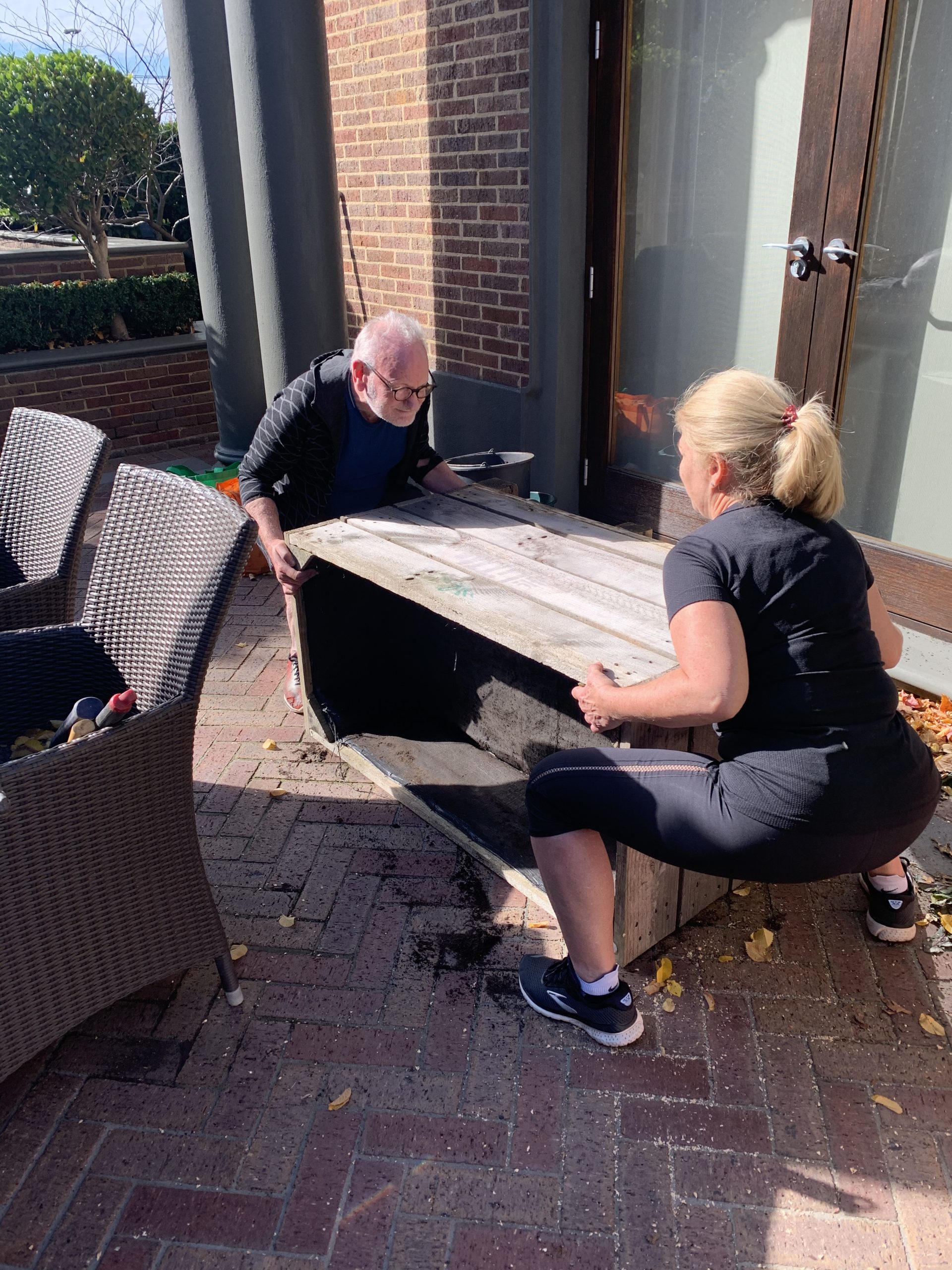 Moving house or office? - Your guide to smarter lifting | Pure Physio